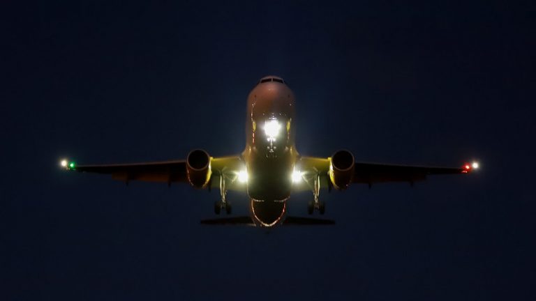 Airplane Lights - What Are They All For? - Aeroclass.org