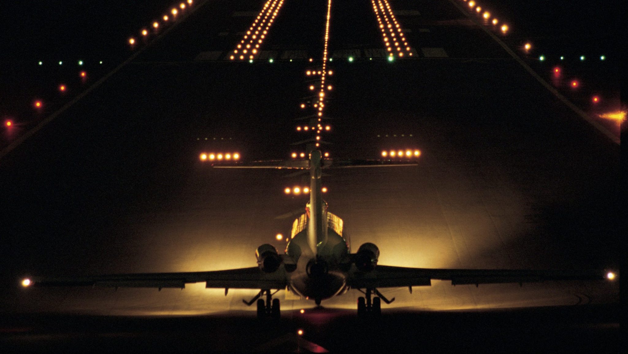 Airplane Lights - What Are They All For? - Aeroclass.org