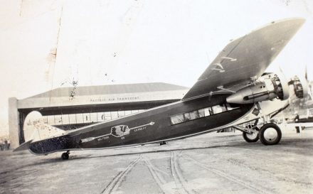 First Commercial Flight - Aeroclass.org